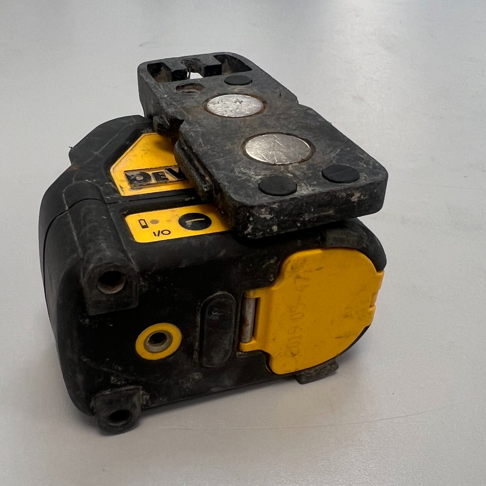 DeWalt DW088 Red Beam Self Levelling Cross Line Laser - Own4Less